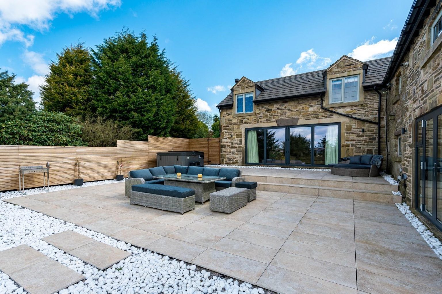 Residential and Commercial Builders in Manchester - KG Construction